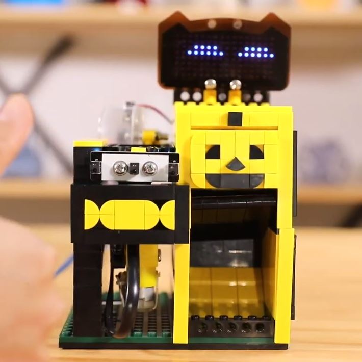 How to build a Halloween Candy Dispenser using LEGO blocks and Arduino ...